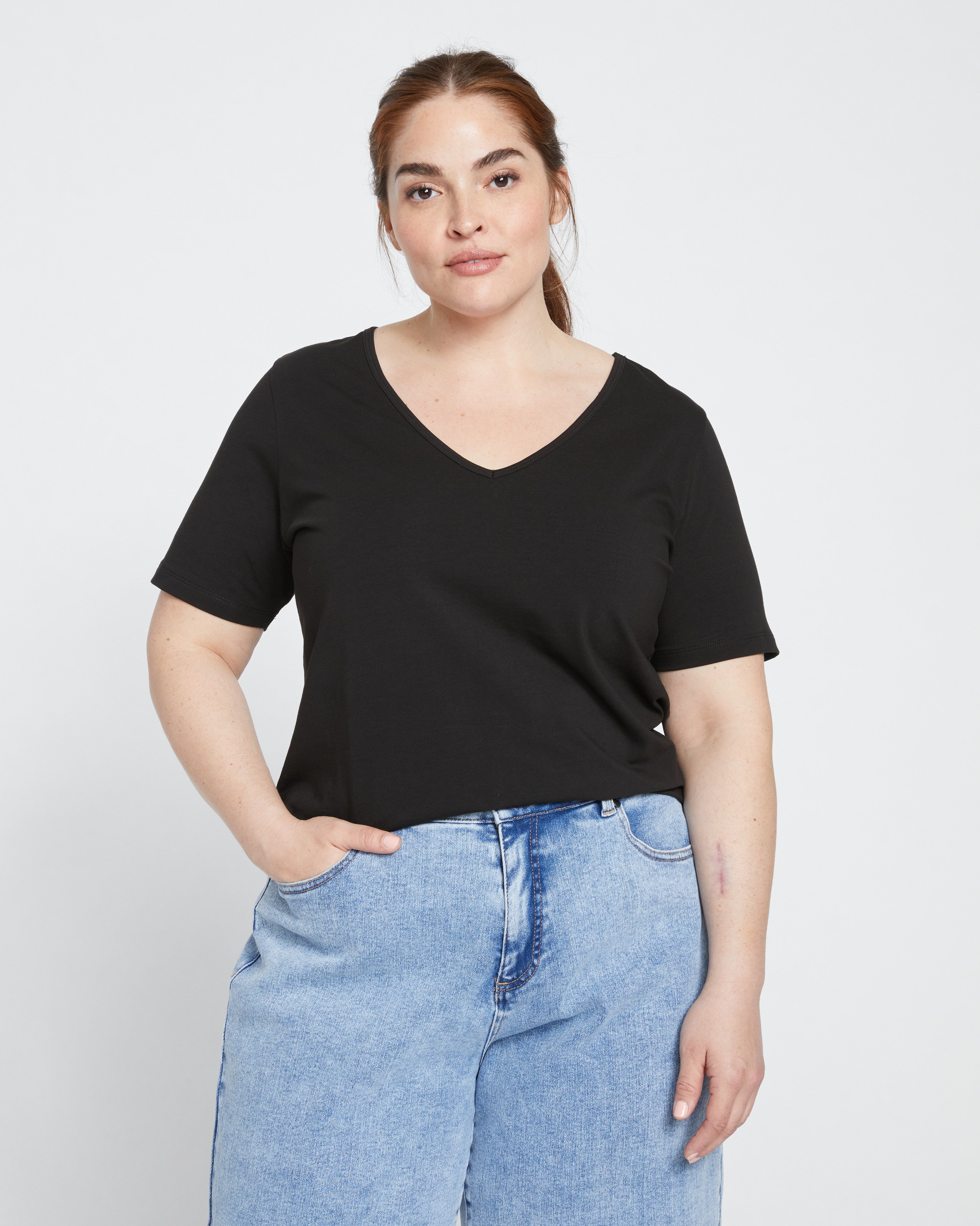 Double V Tee - Black – Universal Standard
